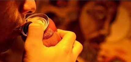 NO CARNAVAL: Mulher é espancada pelo marido por cheirar loló durante ...