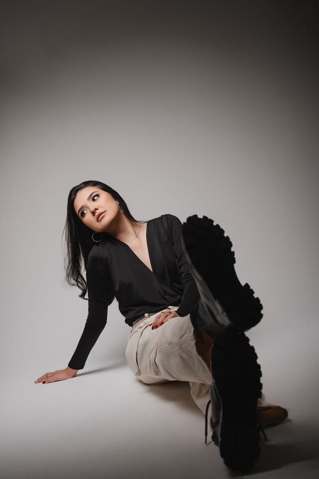 NOVO SINGLE: Amanda Hikague lança 'Lucky Baby' e consolida pop rock ...